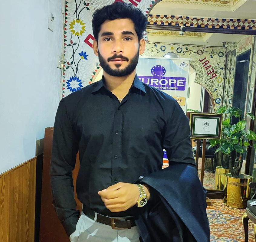 Rifaquat Ali - Front-End Developer